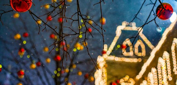 The Complete Christmas Decorations Guide For A Bright And Festive Home ...